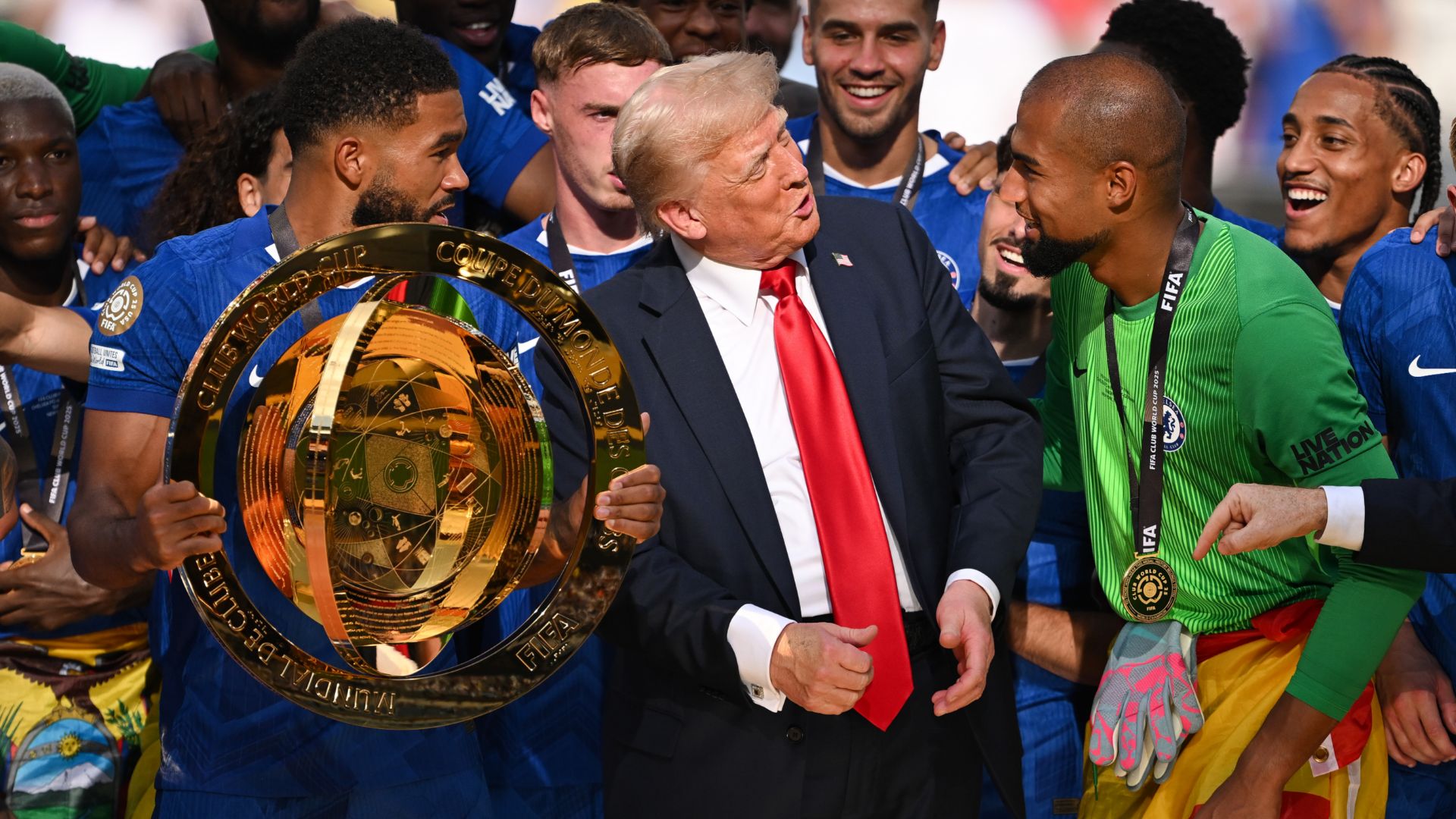video-u-s-president-donald-trump-greets-cole-palmer-and-joins-chelsea
